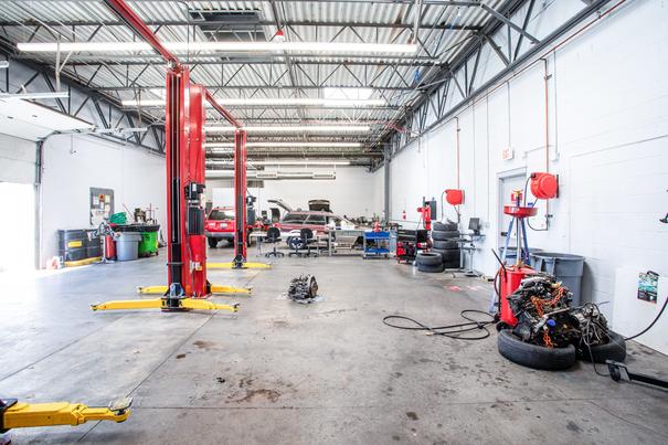 Mechanic and Auto Technician School in Sacramento, CA | UEI