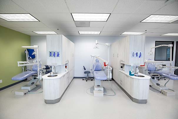 Dental Assistant School in Reseda, CA | UEI College