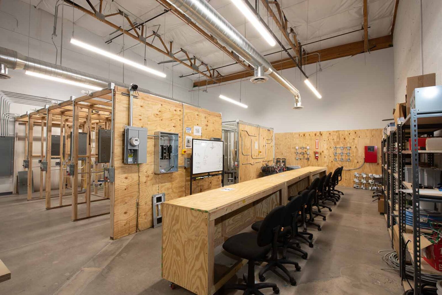 Electrician Program | UEI College